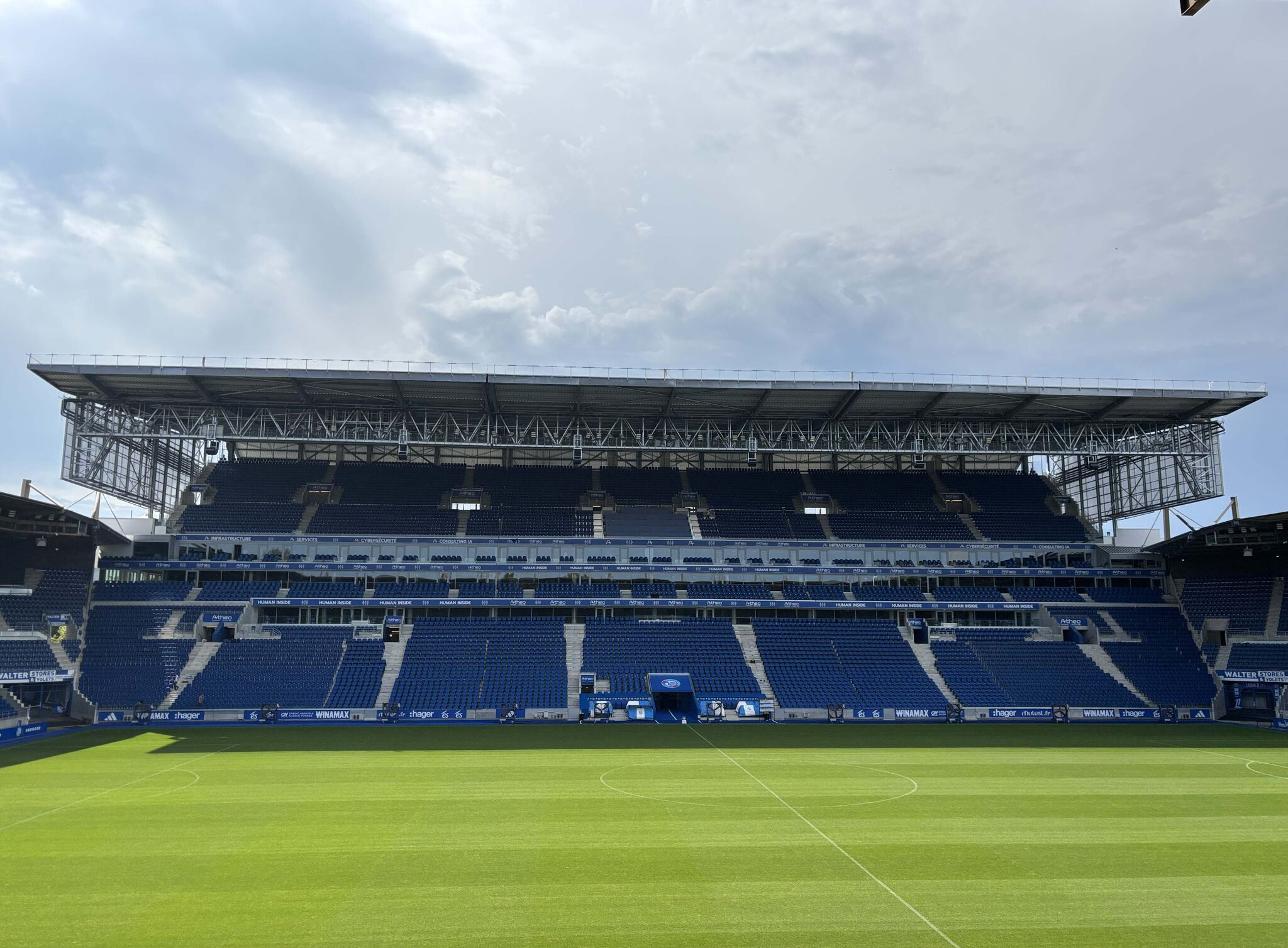 Inauguration de la nouvelle tribune sud du stade de la Meinau à ...